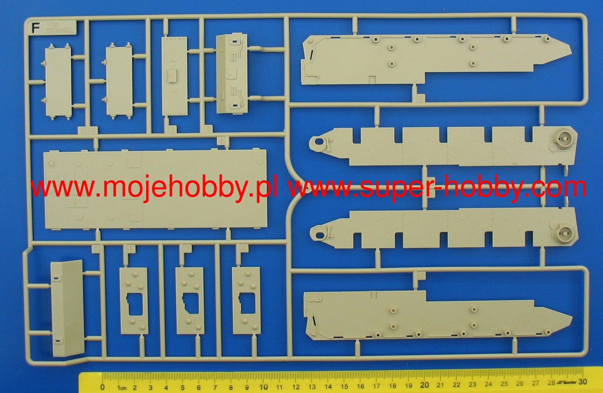 Airfix A1373 1/35 Scale Cruiser Tank Mk.Viii A27M Cromwell Mk.Iv