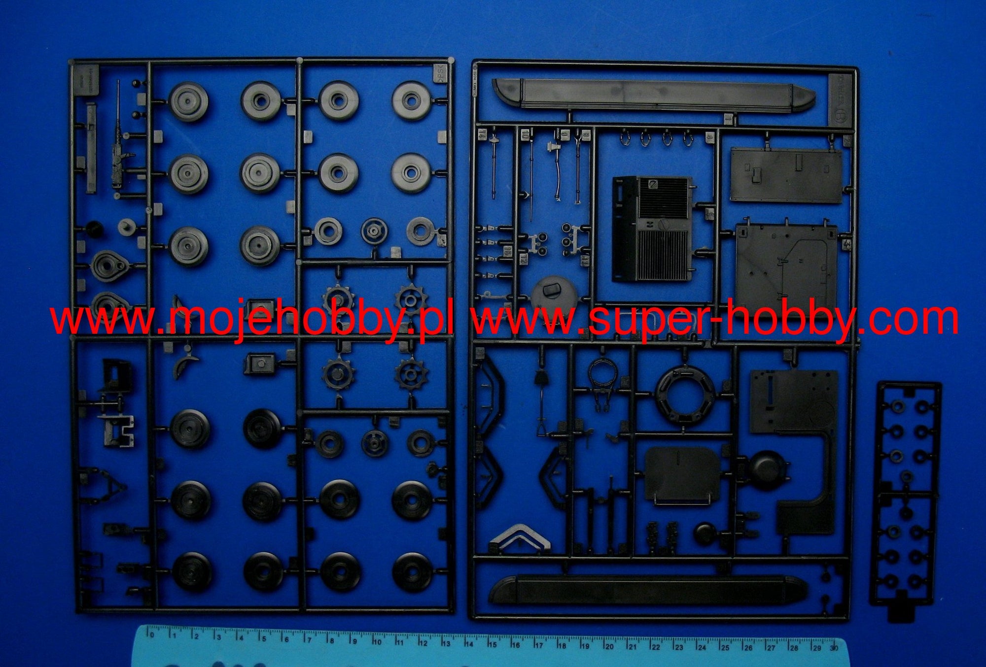 Tamiya 35040 1/35 Scale U.S.M113 Apc Model Kit Model Kit